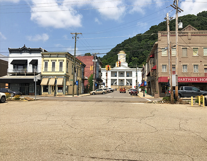 Downtown establishments await your patronage without the pretension. In Pomeroy, "going out" doesn't mean "going broke."