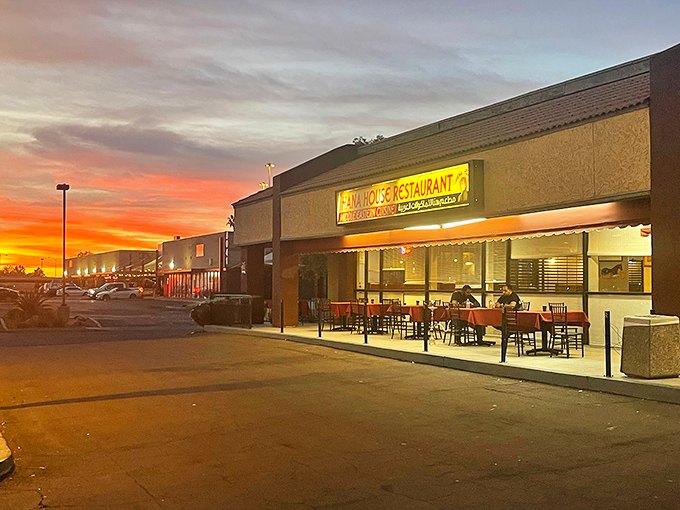 As Phoenix's sun sets, Hana's House glows with promise &ndash; like a Middle Eastern oasis in the Arizona desert, beckoning hungry travelers home.