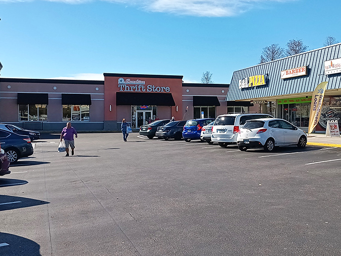 Sunshine Thrift under actual Florida sunshine &ndash; a perfect metaphor for brightening your day while lightening your shopping budget.