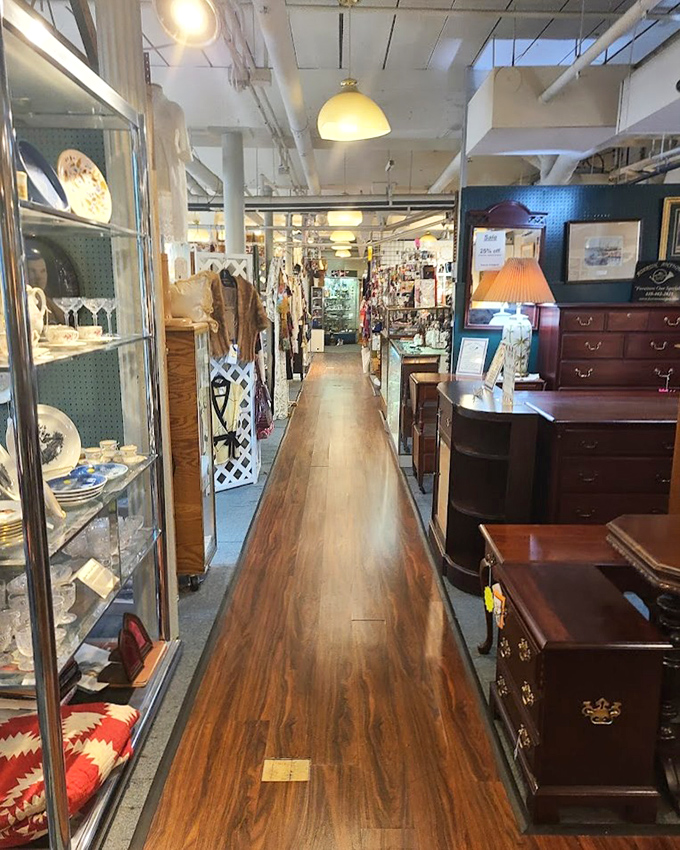 Follow the polished wood path to antiquing nirvana. These dealer corridors offer the thrill of the hunt with none of the mosquitoes of actual treasure hunting.