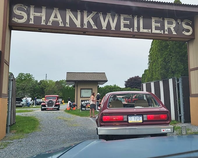 Classic cars rolling through that iconic archway &ndash; some things just never go out of style.