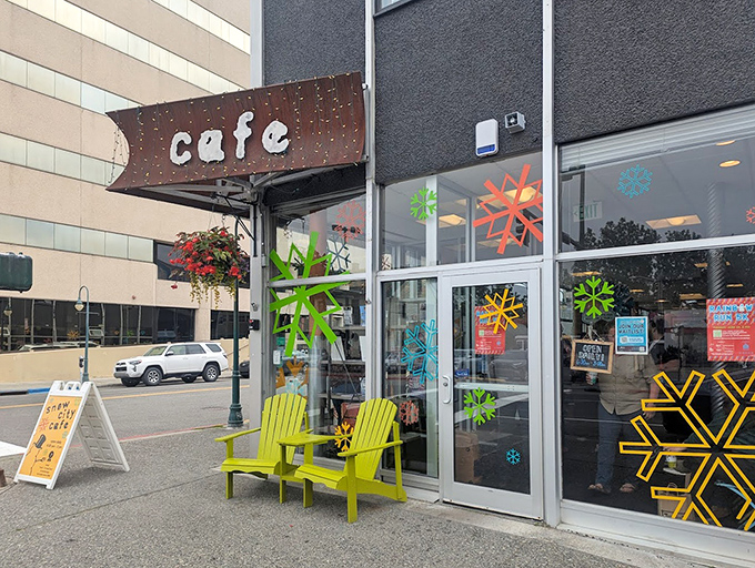 Even from the outside, Snow City beckons with bright chairs and snowflake decor. The sidewalk equivalent of "come hither" for hungry passersby.
