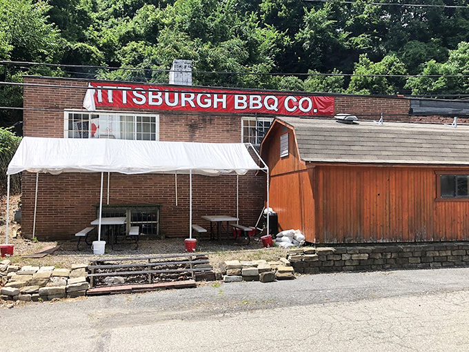 Even in its more subdued color scheme, the smokehouse calls to meat lovers like a siren song. The hillside location adds that perfect touch of Appalachian charm.