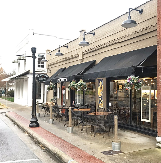 The outdoor seating area offers a front-row seat to Franklin's charming main street &ndash; because good food deserves good scenery to match the experience.
