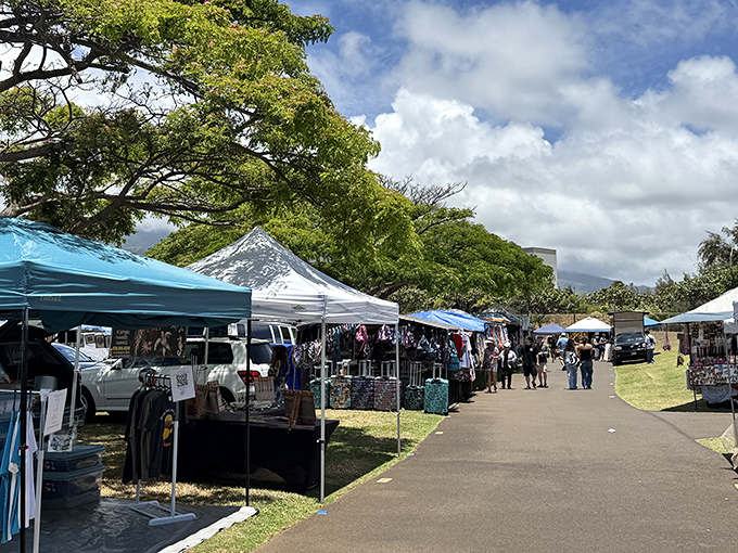 Saturday morning in paradise&mdash;where the shopping is as laid-back as the island lifestyle, but the treasures are anything but ordinary.