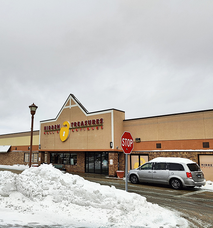 Even in winter's grip, Hidden Treasures beckons treasure hunters with its warm glow and promise of vintage delights.