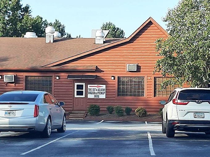 Even the parking lot says "get here early"&mdash;when locals fill a restaurant's spaces by 5pm, you know you've found something special.