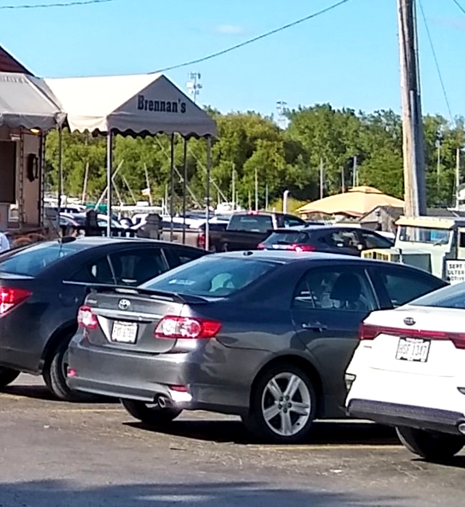 A packed parking lot tells you everything you need to know&mdash;when locals line up for seafood in Ohio, you know you've found something special.