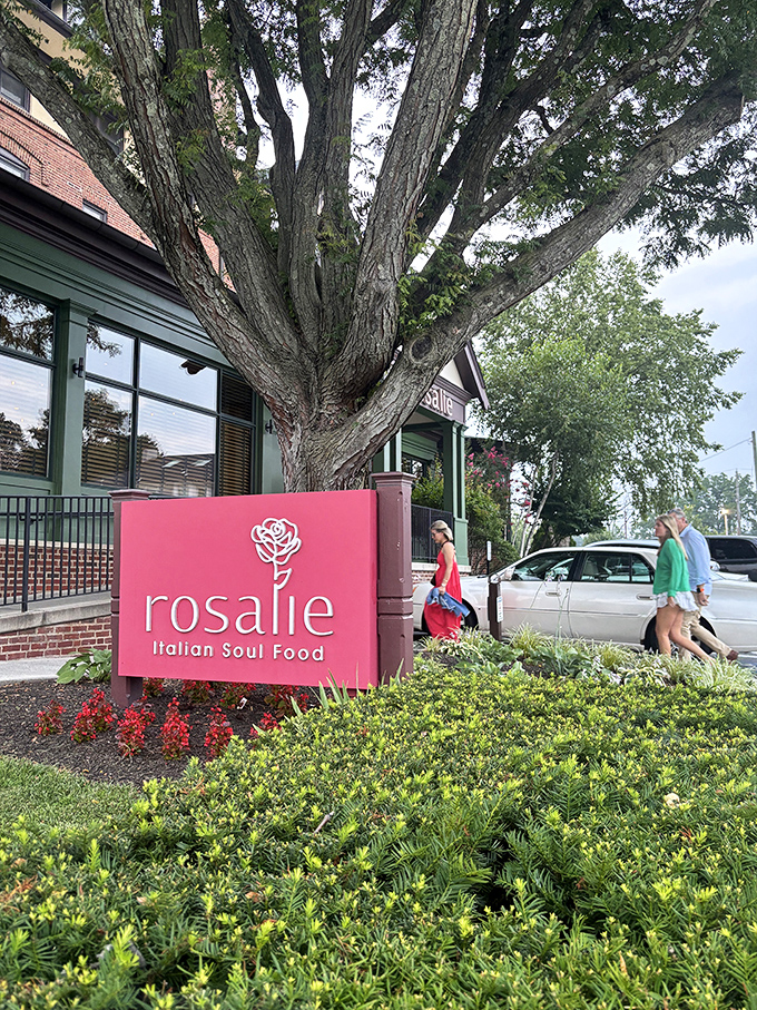 "Italian Soul Food" isn't just a tagline&mdash;it's a promise this pink sign makes to your taste buds.