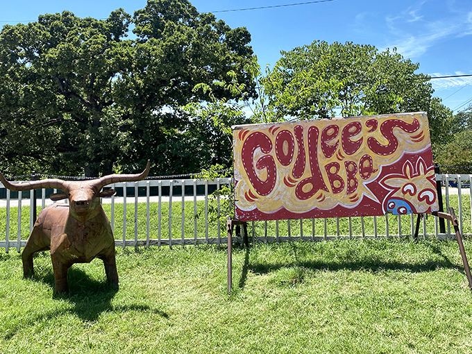 The entrance sign and longhorn statue &ndash; Texas' version of the pearly gates. St. Peter doesn't guard these doors, but the line might be just as long.