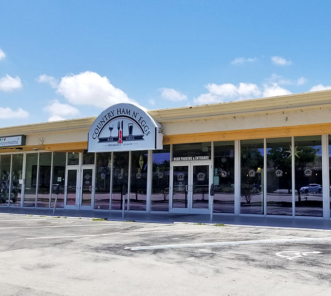 Stop by Country Ham N' Eggs in Ft. Lauderdale! Join the locals for a friendly meal and great service any time.