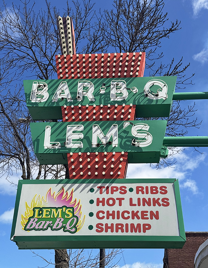 That sign against the blue sky is Chicago's version of the North Star. Follow it and you'll never be lost, just deliciously satisfied.