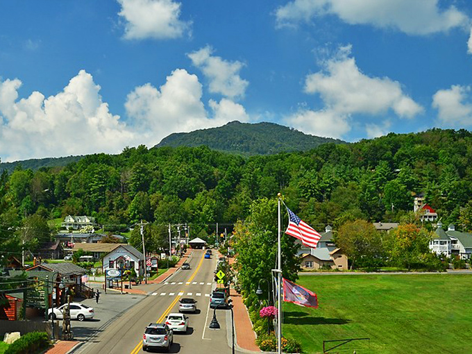 From above, Banner Elk reveals its perfect positioning in the valley, surrounded by mountains that change their appearance with each passing season.