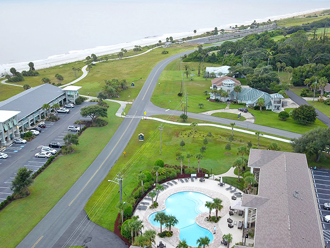 Ocean views, swimming pools, and palm trees&mdash;Jekyll Island offers the retirement trifecta without requiring a CEO's pension plan.