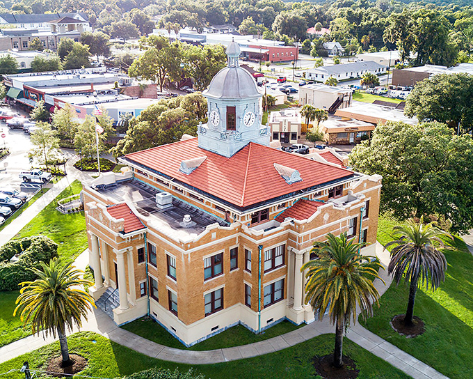 Historic charm meets small-town affordability! Inverness's courthouse stands as a beautiful reminder that Florida retirement doesn't require coastal prices.