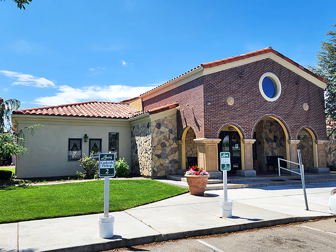 Louie's exterior looks like it was plucked from a Tuscan hillside and dropped into Meridian. Pizza paradise awaits!