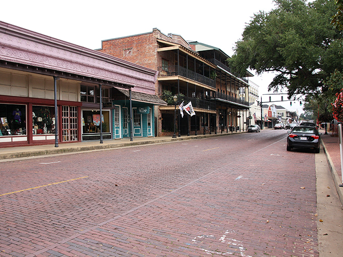 Historic Natchitoches shows off its brick-paved streets like a proud grandparent displaying vintage photos. Pure Louisiana charm frozen in time!