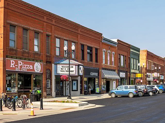 Vermillion's downtown strip looks like a Norman Rockwell painting came to life, complete with that pizza joint calling your name.