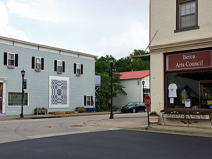 Berea's artsy downtown features the Arts Council and colorful buildings. Where creativity flows as freely as conversation.