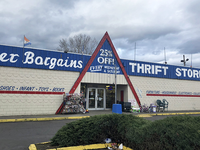That 25% off sign isn't kidding around! Better Bargains stands proud against Oregon's cloudy skies, a blue beacon for budget shoppers.