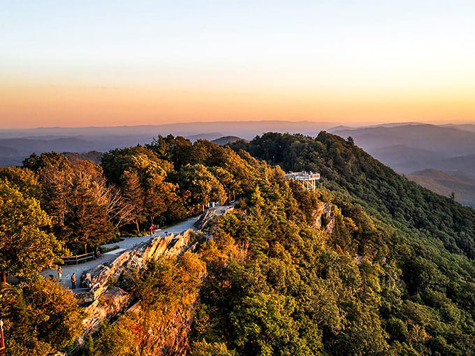 Blowing Rock Scenic View: Nature showing off at sunset. These Blue Ridge Mountain views make me understand why people write folk songs.