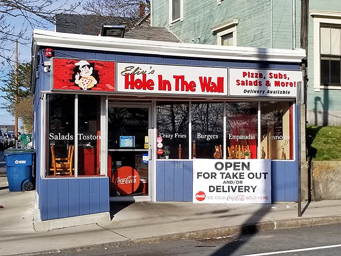 Eliu's Hole in the Wall: "Open for Take Out and Delivery" might be the most beautiful phrase in the English language when it leads to pizza this good.