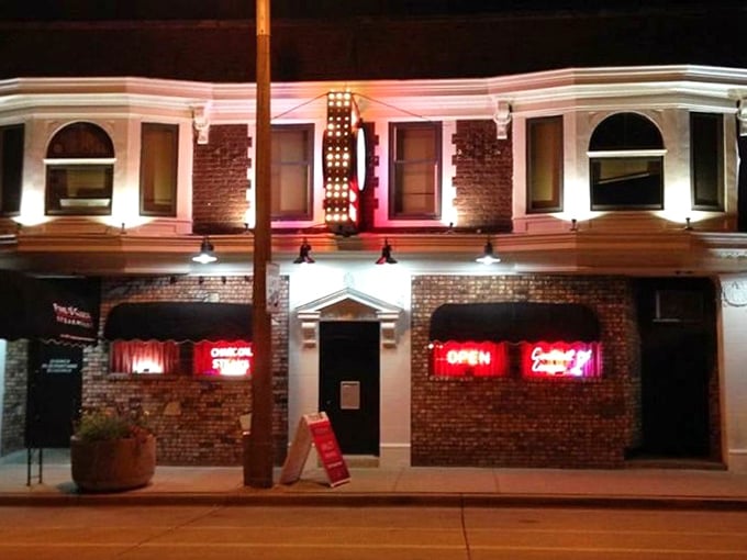 When the neon lights come on, Milwaukee's meat lovers answer the call. Like a beacon for beef enthusiasts everywhere.