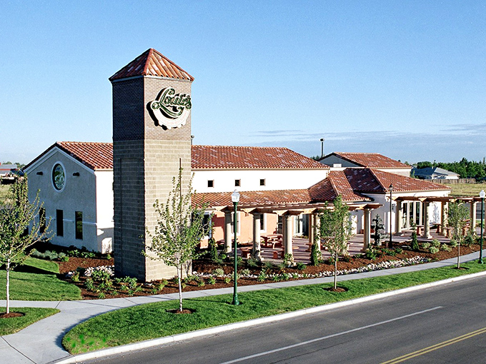 That tower isn't just for show&mdash;it's a beacon calling all pizza lovers to Louie's Italian sanctuary in Idaho.