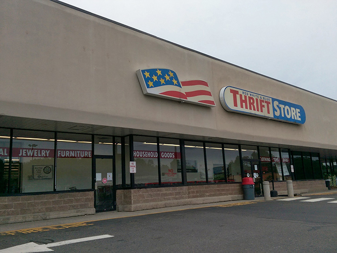 Look at those welcoming storefront windows - they're practically begging you to come discover what treasures await inside.