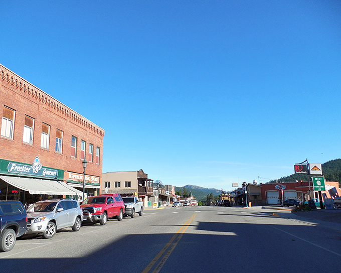 Where gold rush history meets modern tranquility &ndash; Republic's wide streets and mountain backdrop offer a postcard-perfect retirement setting.