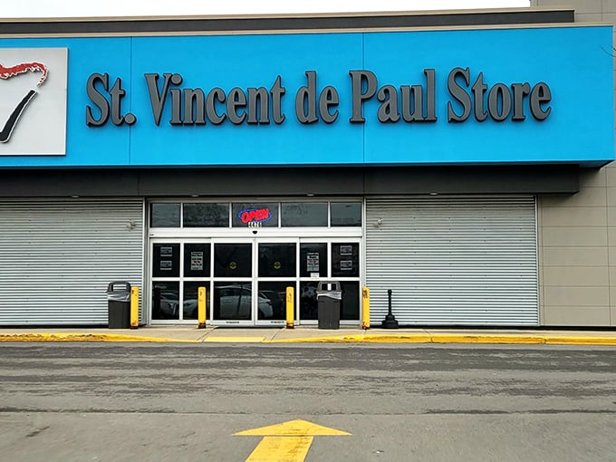 That iconic blue sign promises a wonderland of secondhand surprises inside. Ready for the hunt?