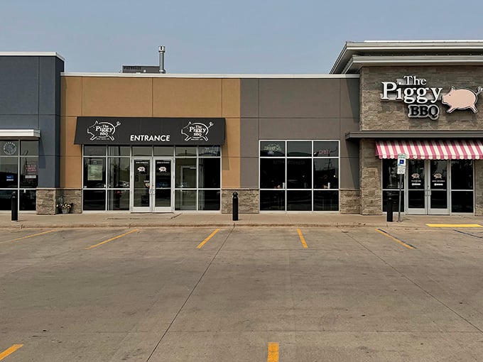 With a name like "The Piggy," you know they're not hiding their BBQ obsession. That's confidence you can taste.