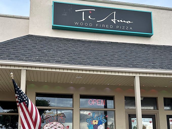 Wood-fired perfection with an American flag salute. Ti Amo's sign promises what your taste buds will soon discover.