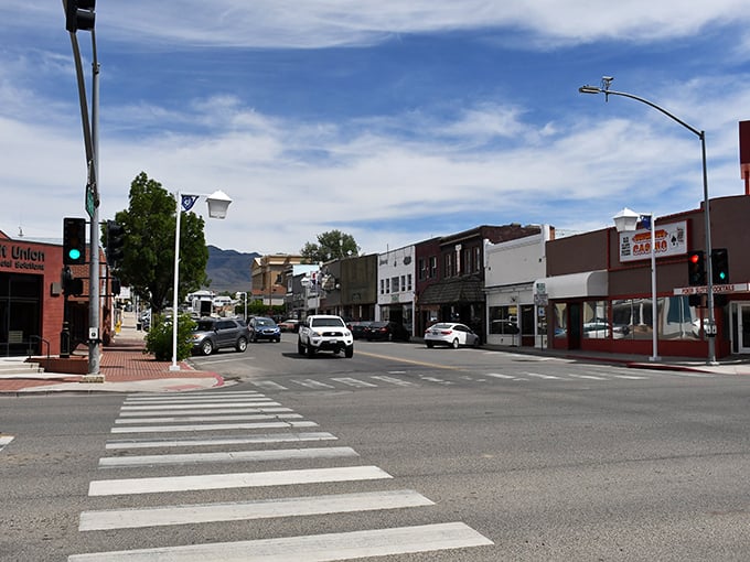 Small-town charm meets big sky country at this crossroads where everyone knows your coffee order.