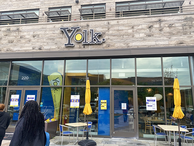 Sunshine yellow accents brighten Yolk's sleek exterior. Like a breakfast beacon calling to hungry morning warriors everywhere.