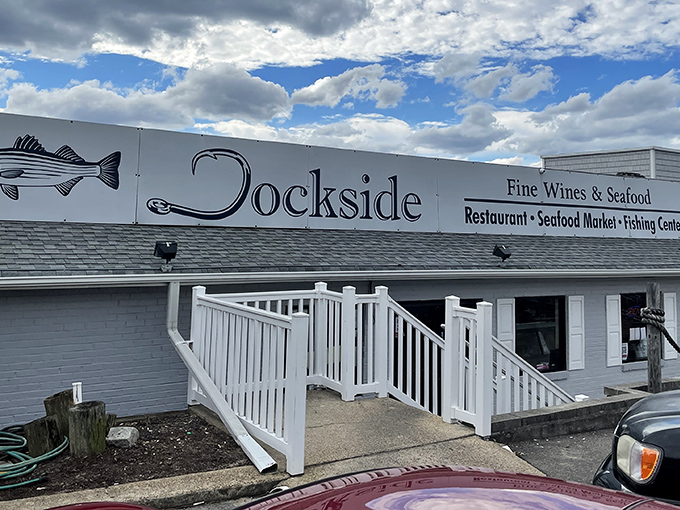 Blue skies and fresh seafood&mdash;a combination that rivals peanut butter and jelly in the pantheon of perfect pairings.