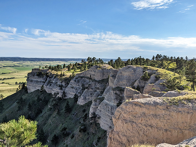 These limestone cliffs didn't get the memo that Nebraska is supposed to be flat &ndash; thank goodness for rebels.