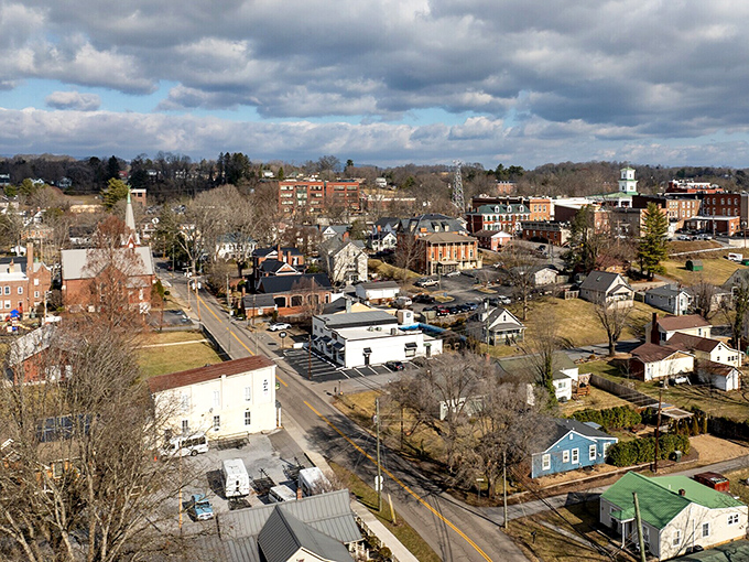 From above, Abingdon unfolds like a storybook town, with church steeples punctuating the skyline and mountains standing guard in the distance. 