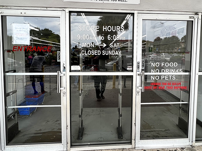 Open six days a week, giving you plenty of opportunities to satisfy your bargain-hunting cravings.