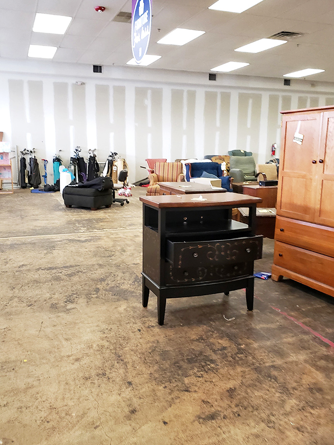 Furniture finds await their second act in this thrifter's paradise. That vintage nightstand might just be the supporting character your bedroom needs.