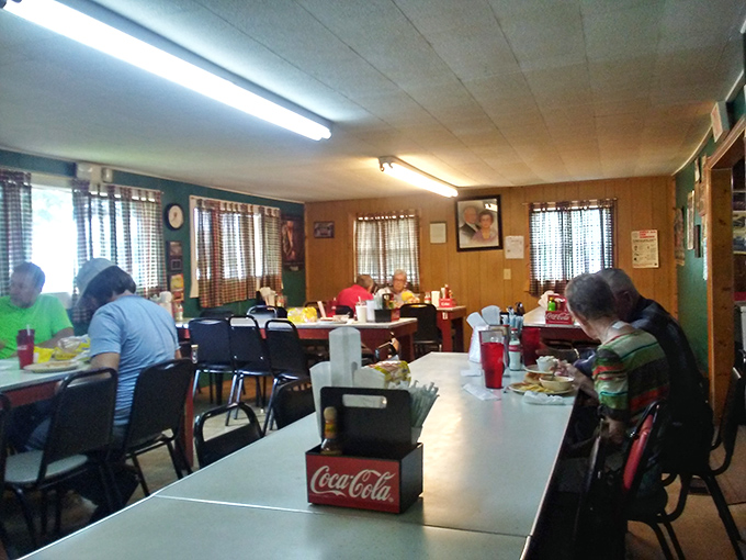 No fancy lighting or designer furniture here&mdash;just honest wood paneling, simple tables, and the unmistakable buzz of happy eaters.