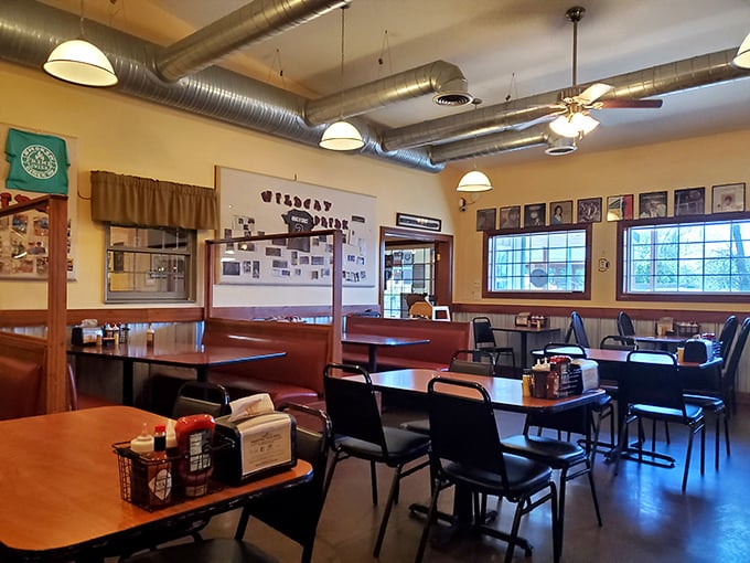 A dining room that says "focus on the food, not the frills." Those exposed ducts have witnessed countless BBQ epiphanies.