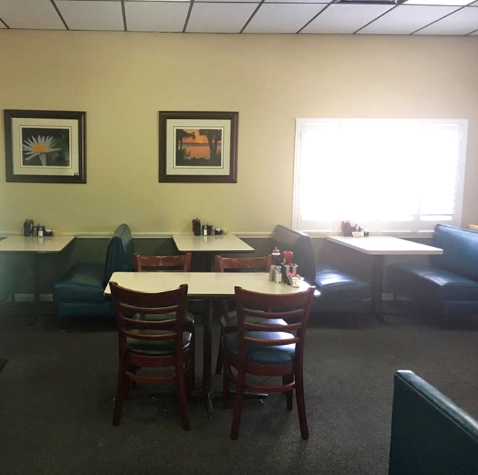 Simple pleasures done right&mdash;Florida landscapes on the walls, comfortable booths, and tables that have hosted countless morning conversations.