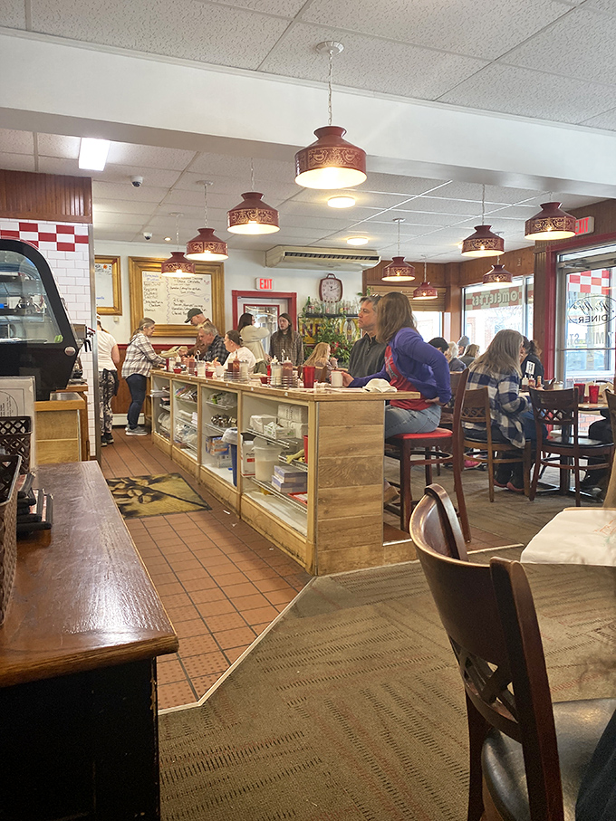 Counter seating puts you front-row for the morning show&mdash;coffee steam rising as regulars exchange news over plates of perfection.