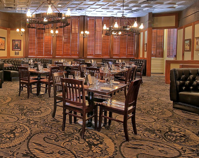 Step into a time machine disguised as a dining room. The rich wood, leather booths, and ornate ceiling transport you to Arizona's cattle baron heyday.