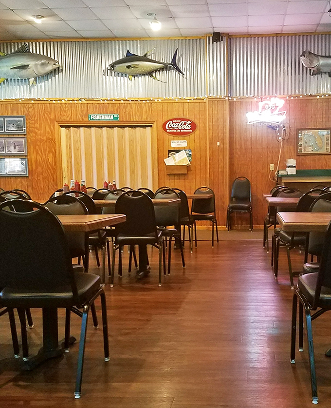 Where fishing trophies meet comfort food. The mounted catches watching over diners seem to say, "You made the right choice coming here."