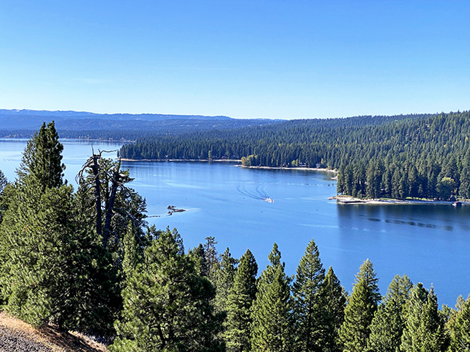This view proves Idaho doesn't need a passport&mdash;just eyes willing to believe water can actually be this blue.