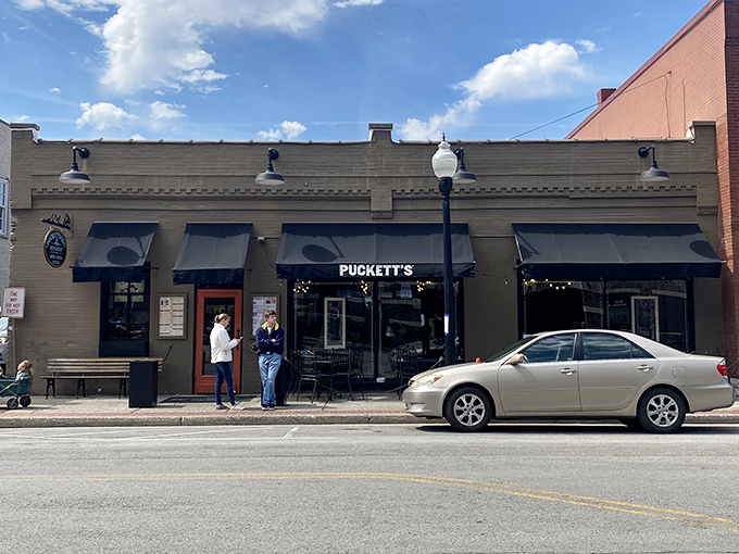 Puckett's isn't just a restaurant&mdash;it's Franklin's living room, where Southern comfort food makes you contemplate moving in permanently.