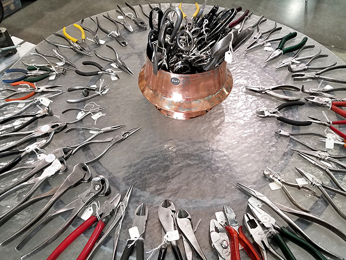 Tool heaven! This mesmerizing display of pliers arranged like a mechanical mandala proves that even hardware can be artful when presented with passion.