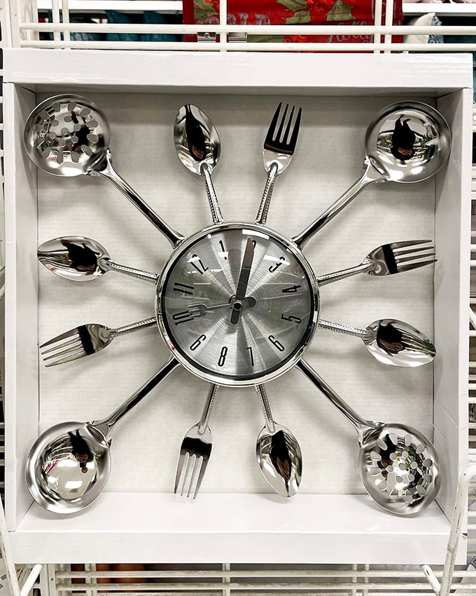 It's always time for a bargain! This silverware clock combines kitchen whimsy with practical timekeeping&mdash;form and function in perfect harmony.